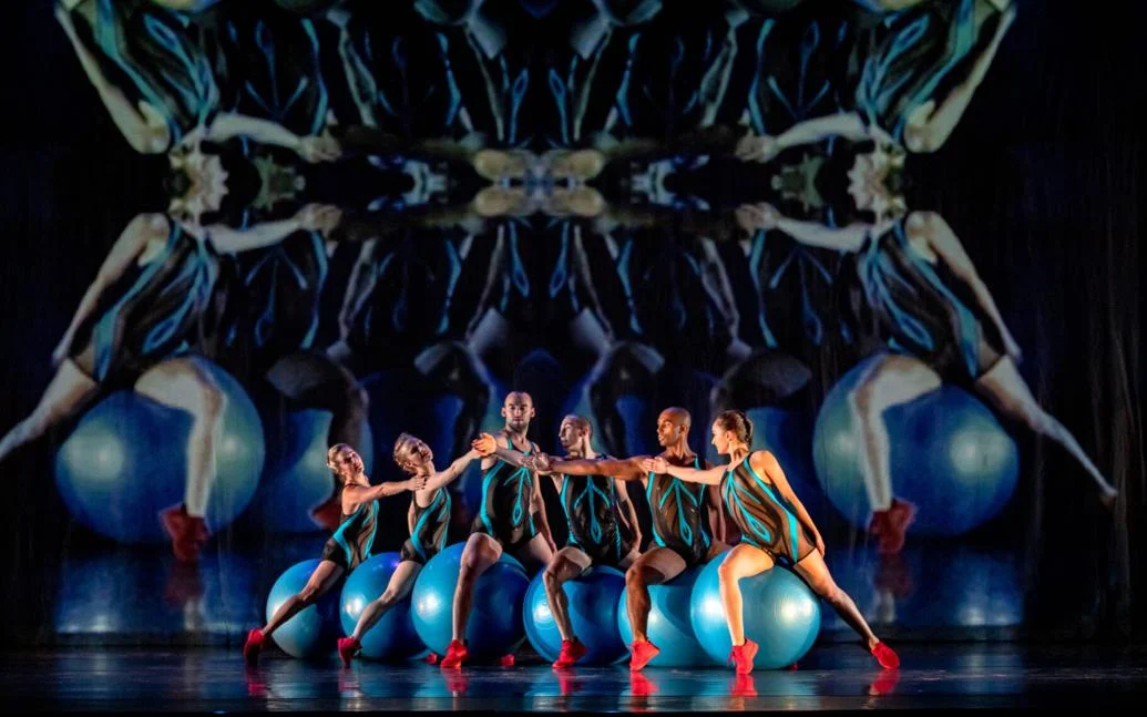 In 'Alice,' go down the rabbit hole with MOMIX in this Lively Arts ...